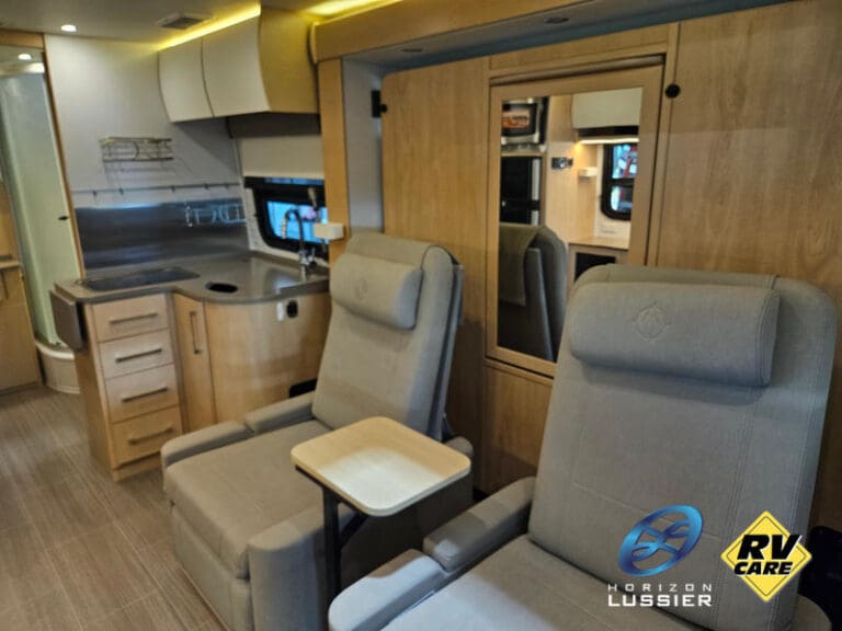 Leisure Travel Vans Unity 24MB 2020 | Horizon Lussier à Marieville